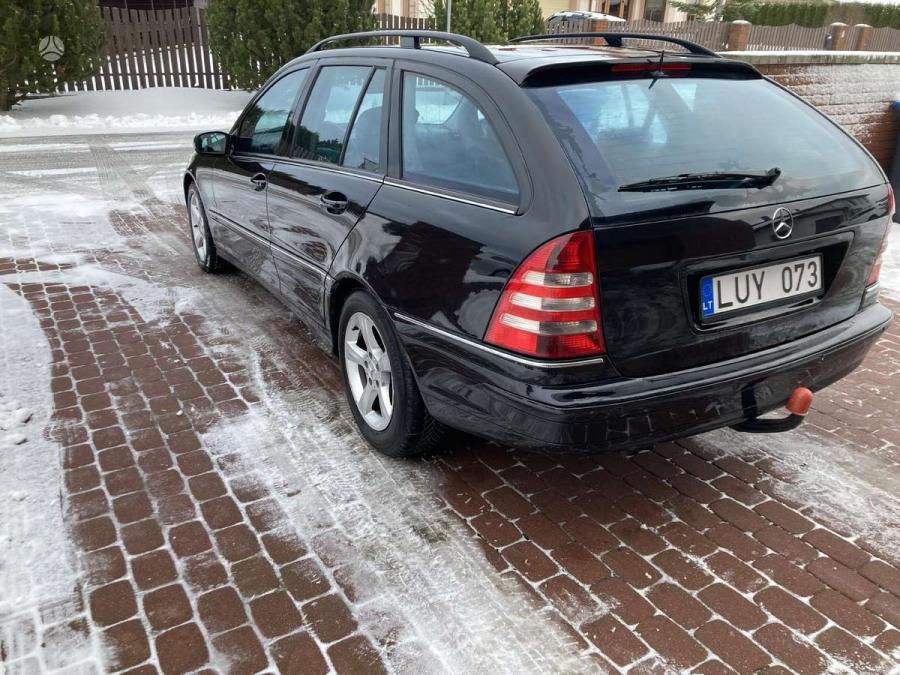 Melns Mercedes-Benz c-220 2006 Šauļi, ar dzinēja tilpumu 2.20 L un nobraukumu 406 tūkst. km par 1199 €, foto 3 vietnē AUTOMOTO.COM.LV