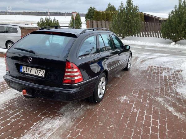 Melns Mercedes-Benz c-220 2006 Šauļi, ar dzinēja tilpumu 2.20 L un nobraukumu 406 tūkst. km par 1199 €, foto 4 vietnē AUTOMOTO.COM.LV