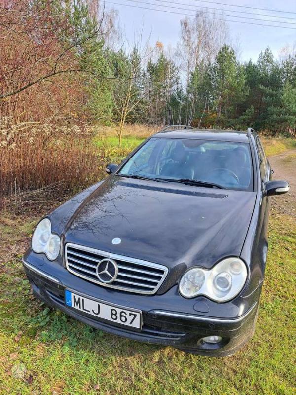 Melns Mercedes-Benz c-220 2006 Viļņa, ar dzinēja tilpumu 2.15 L un nobraukumu 300 tūkst. km par 2000 €, foto 1 vietnē AUTOMOTO.COM.LV