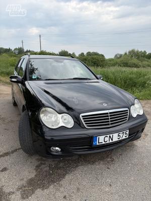 Melns Mercedes-Benz c-220 2006 Alīta, ar dzinēja tilpumu 2.20 L un nobraukumu 300 tūkst. km par 1800 €, foto 4 vietnē AUTOMOTO.COM.LV