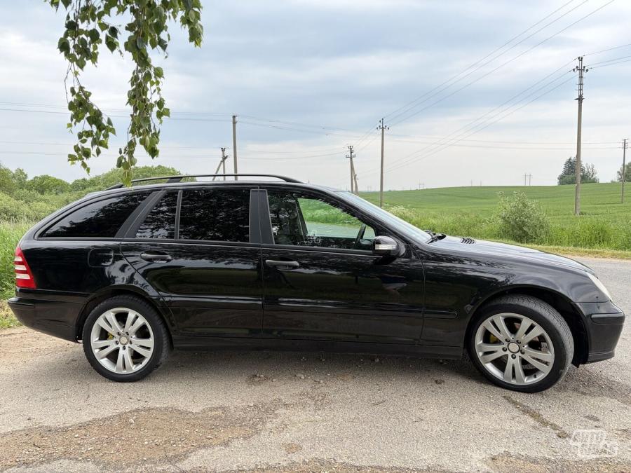 Melns Mercedes-Benz c-220 2006 Alīta, ar dzinēja tilpumu 2.20 L un nobraukumu 300 tūkst. km par 1800 €, foto 5 vietnē AUTOMOTO.COM.LV