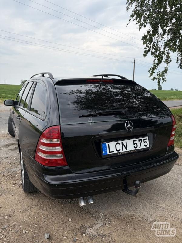 Черный Мерседес Ц 220 2006 в Алитус, объемом двигателя 2.20 л и пробегом 300 тыс. км за 1800 €, фото 7 на AUTOMOTO.COM.LV