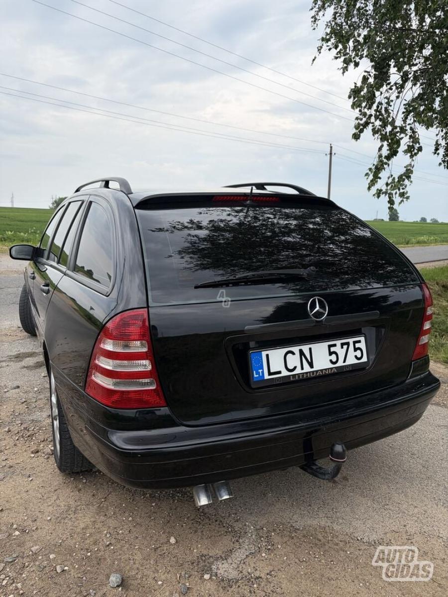 Melns Mercedes-Benz c-220 2006 Alīta, ar dzinēja tilpumu 2.20 L un nobraukumu 300 tūkst. km par 1800 €, foto 8 vietnē AUTOMOTO.COM.LV