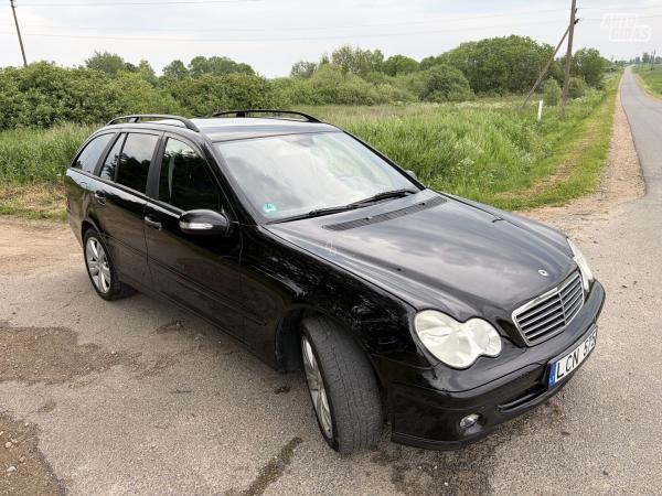 Black Mercedes-Benz c-220 2006 in Alytus, with an engine capacity of 2.20 L and mileage of 300 thousand km for 1800 €, photo 10 on AUTOMOTO.COM.LV