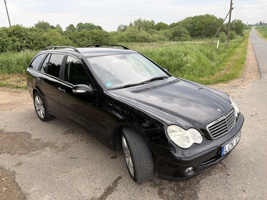 Melns Mercedes-Benz c-220 2006 Alīta, ar dzinēja tilpumu 2.20 L un nobraukumu 300 tūkst. km par 1800 €, foto 11 vietnē AUTOMOTO.COM.LV