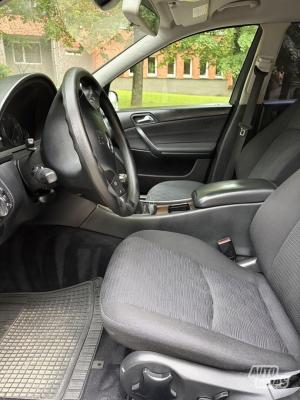 Melns Mercedes-Benz c-220 2006 Alīta, ar dzinēja tilpumu 2.20 L un nobraukumu 300 tūkst. km par 1800 €, foto 12 vietnē AUTOMOTO.COM.LV