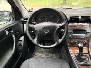 Melns Mercedes-Benz c-220 2006 Alīta, ar dzinēja tilpumu 2.20 L un nobraukumu 300 tūkst. km par 1800 €, foto 15 vietnē AUTOMOTO.COM.LV