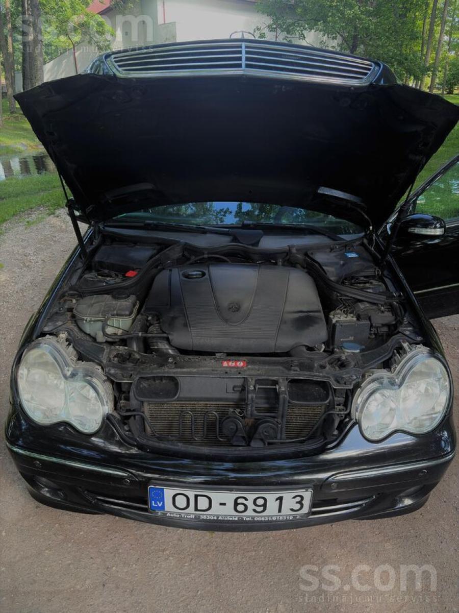 Черный Мерседес Ц 220 2006 в Балви, объемом двигателя 2.20 л и пробегом 290 тыс. км за 2200 €, фото 8 на AUTOMOTO.COM.LV