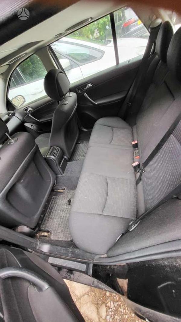 Black Mercedes-Benz c-220 2006 in Vilnius, with an engine capacity of 0.22 L and mileage of 325 thousand km for 1700 €, photo 7 on AUTOMOTO.COM.LV