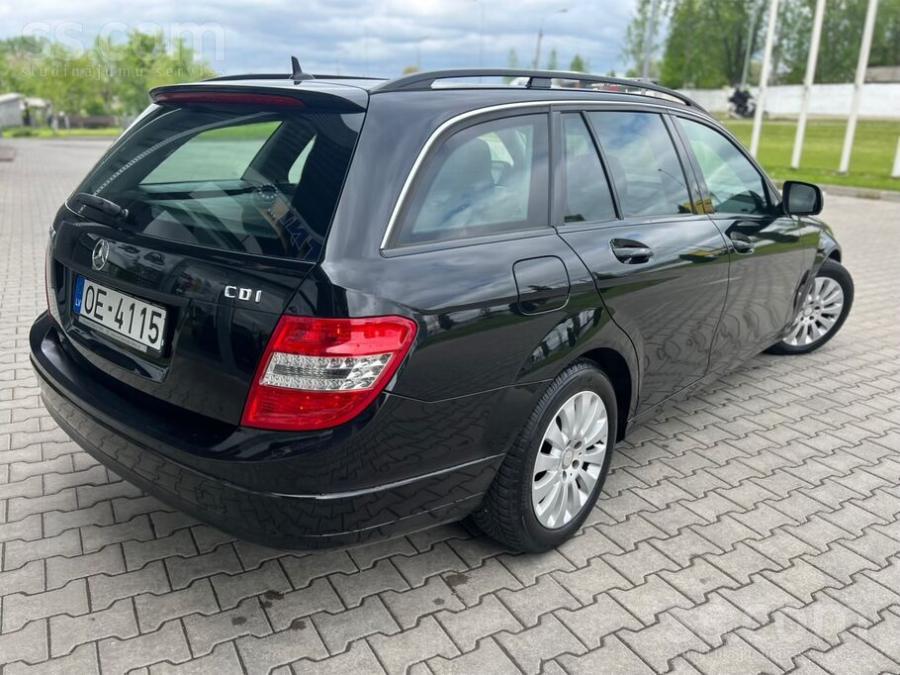 Melns Mercedes-Benz c-220 2007 Jēkabpils, ar dzinēja tilpumu 2.20 L un nobraukumu 331 tūkst. km par 5300 €, foto 3 vietnē AUTOMOTO.COM.LV