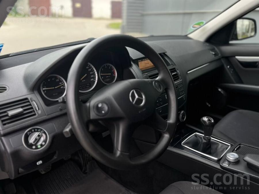 Melns Mercedes-Benz c-220 2007 Jēkabpils, ar dzinēja tilpumu 2.20 L un nobraukumu 331 tūkst. km par 5300 €, foto 11 vietnē AUTOMOTO.COM.LV