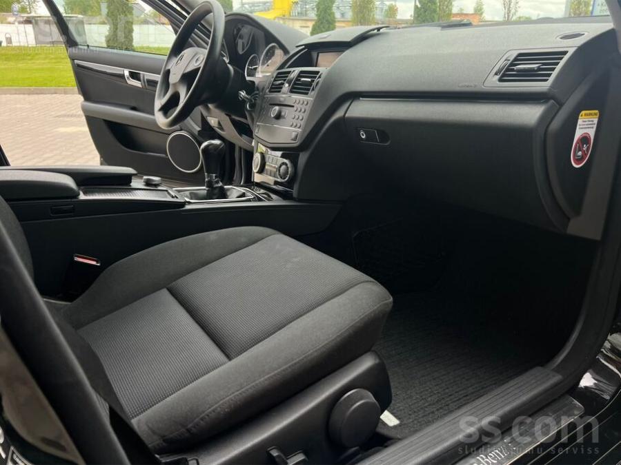 Melns Mercedes-Benz c-220 2007 Jēkabpils, ar dzinēja tilpumu 2.20 L un nobraukumu 331 tūkst. km par 5300 €, foto 13 vietnē AUTOMOTO.COM.LV