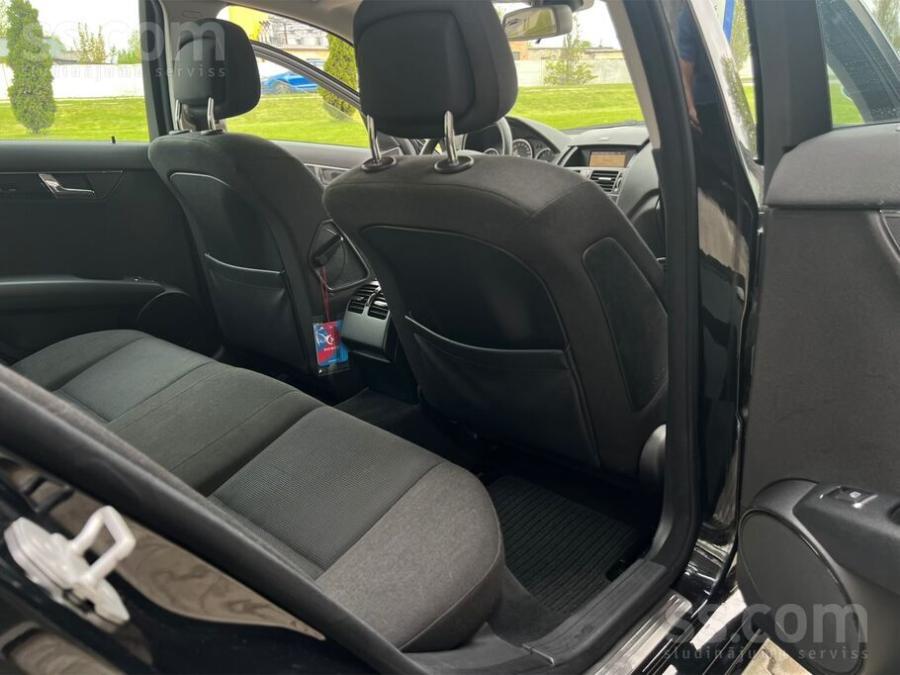 Melns Mercedes-Benz c-220 2007 Jēkabpils, ar dzinēja tilpumu 2.20 L un nobraukumu 331 tūkst. km par 5300 €, foto 14 vietnē AUTOMOTO.COM.LV