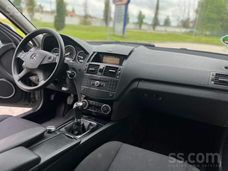 Melns Mercedes-Benz c-220 2007 Jēkabpils, ar dzinēja tilpumu 2.20 L un nobraukumu 331 tūkst. km par 5300 €, foto 15 vietnē AUTOMOTO.COM.LV