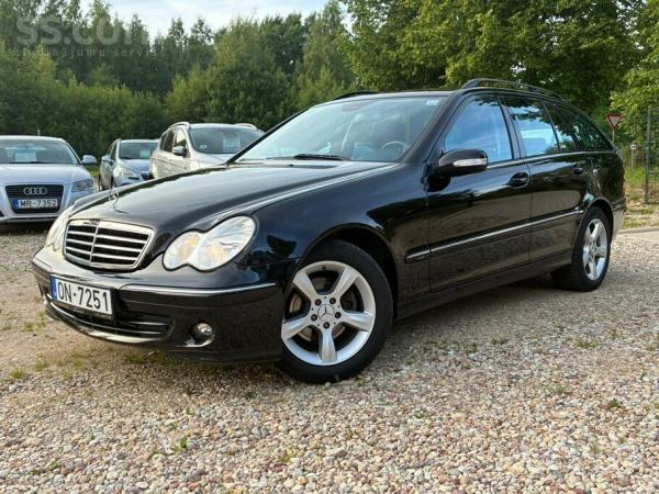 Черный Мерседес Ц 220 2007 в Кулдига, объемом двигателя 2.20 л и пробегом 251 тыс. км за 3990 €, фото 2 на AUTOMOTO.COM.LV