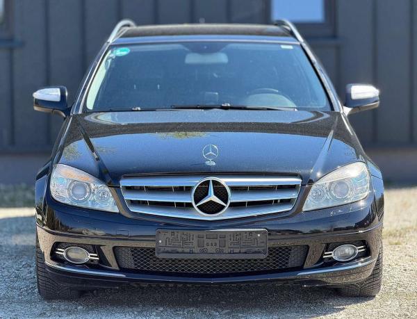 Black Mercedes-Benz c-220 2007 in Klaipeda, with an engine capacity of 2.20 L and mileage of 285 thousand km for 4200 €, photo 3 on AUTOMOTO.COM.LV
