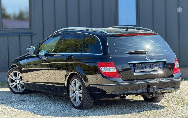 Black Mercedes-Benz c-220 2007 in Klaipeda, with an engine capacity of 2.20 L and mileage of 285 thousand km for 4200 €, photo 4 on AUTOMOTO.COM.LV