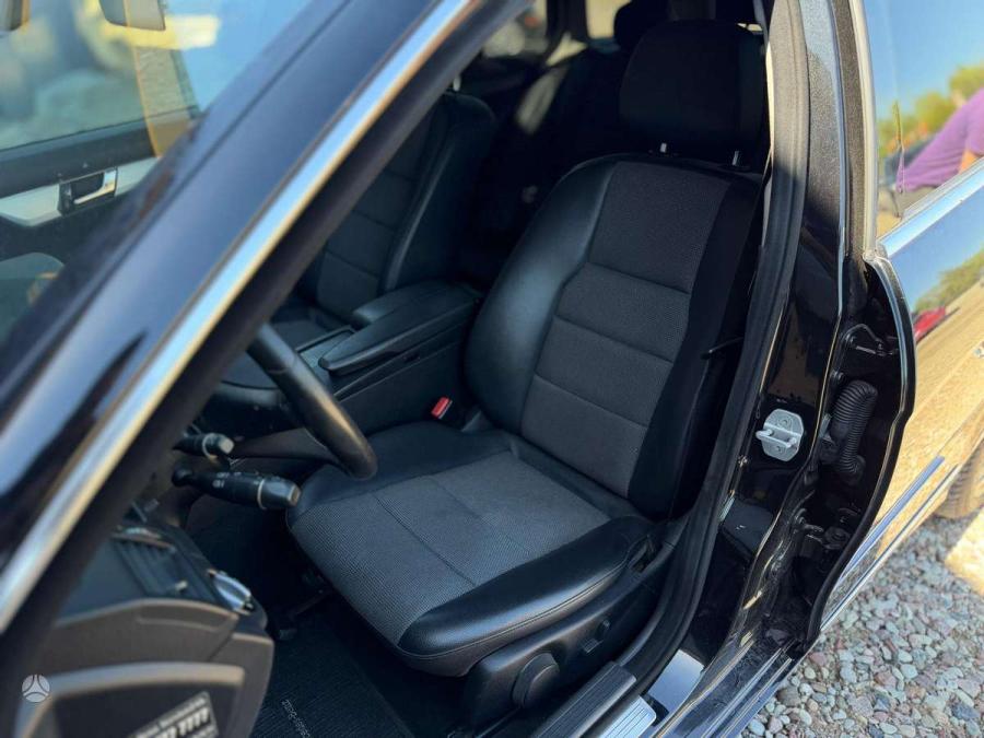 Black Mercedes-Benz c-220 2007 in Klaipeda, with an engine capacity of 2.20 L and mileage of 285 thousand km for 4200 €, photo 11 on AUTOMOTO.COM.LV