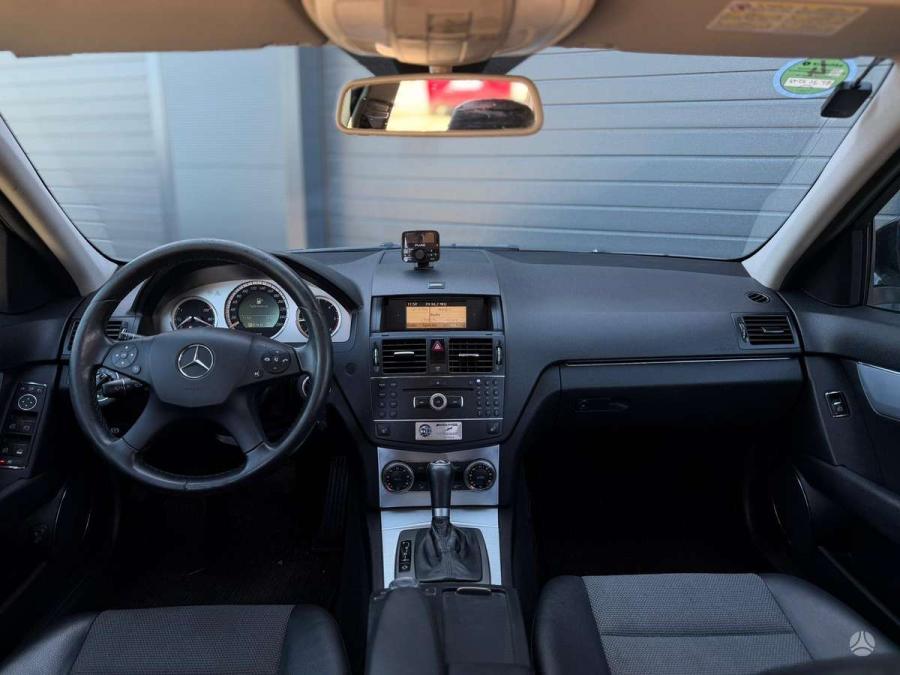 Black Mercedes-Benz c-220 2007 in Klaipeda, with an engine capacity of 2.20 L and mileage of 285 thousand km for 4200 €, photo 15 on AUTOMOTO.COM.LV