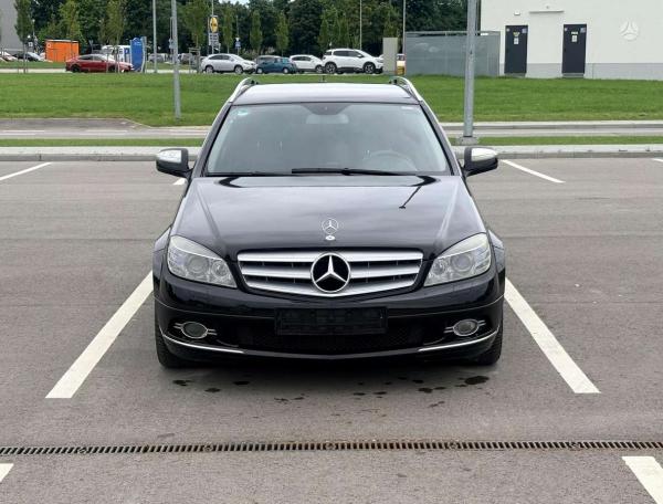 Melns Mercedes-Benz c-220 2007 Klaipėda, ar dzinēja tilpumu 2.20 L un nobraukumu 285 tūkst. km par 4400 €, foto 2 vietnē AUTOMOTO.COM.LV