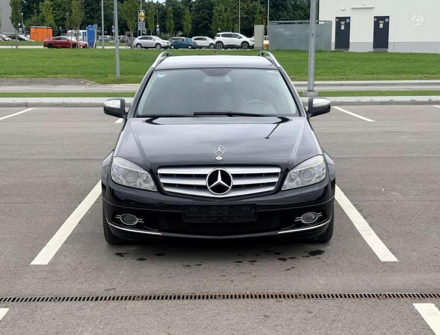 Melns Mercedes-Benz c-220 2007 Klaipėda, ar dzinēja tilpumu 2.20 L un nobraukumu 285 tūkst. km par 4400 €, foto 3 vietnē AUTOMOTO.COM.LV