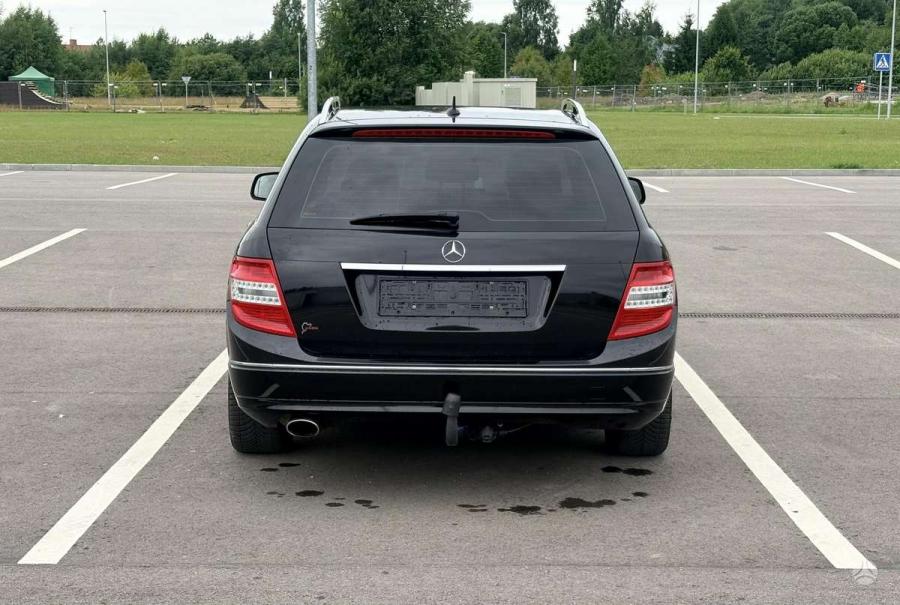Melns Mercedes-Benz c-220 2007 Klaipėda, ar dzinēja tilpumu 2.20 L un nobraukumu 285 tūkst. km par 4400 €, foto 6 vietnē AUTOMOTO.COM.LV