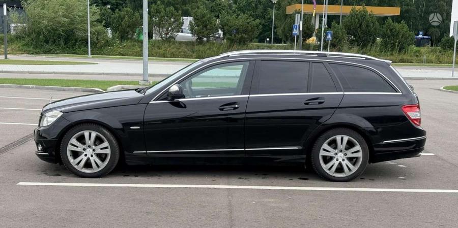 Melns Mercedes-Benz c-220 2007 Klaipėda, ar dzinēja tilpumu 2.20 L un nobraukumu 285 tūkst. km par 4400 €, foto 8 vietnē AUTOMOTO.COM.LV