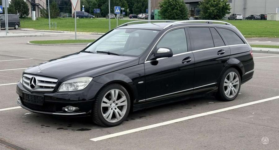 Melns Mercedes-Benz c-220 2007 Klaipėda, ar dzinēja tilpumu 2.20 L un nobraukumu 285 tūkst. km par 4400 €, foto 9 vietnē AUTOMOTO.COM.LV