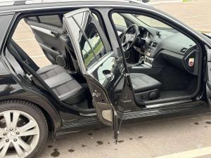 Melns Mercedes-Benz c-220 2007 Klaipėda, ar dzinēja tilpumu 2.20 L un nobraukumu 285 tūkst. km par 4400 €, foto 10 vietnē AUTOMOTO.COM.LV