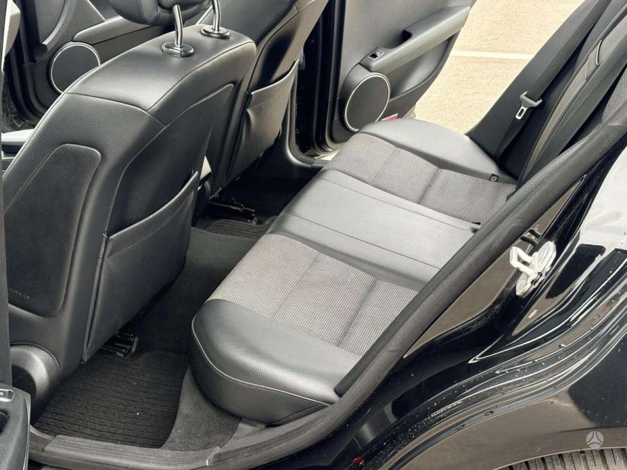Melns Mercedes-Benz c-220 2007 Klaipėda, ar dzinēja tilpumu 2.20 L un nobraukumu 285 tūkst. km par 4400 €, foto 13 vietnē AUTOMOTO.COM.LV