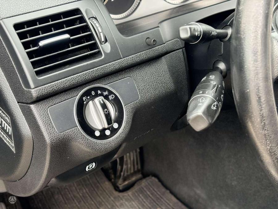 Melns Mercedes-Benz c-220 2007 Klaipėda, ar dzinēja tilpumu 2.20 L un nobraukumu 285 tūkst. km par 4400 €, foto 15 vietnē AUTOMOTO.COM.LV