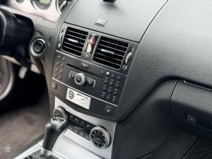 Melns Mercedes-Benz c-220 2007 Klaipėda, ar dzinēja tilpumu 2.20 L un nobraukumu 285 tūkst. km par 4400 €, foto 20 vietnē AUTOMOTO.COM.LV