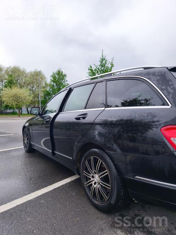Melns Mercedes-Benz c-220 2007 Rīga, ar dzinēja tilpumu 2.20 L un nobraukumu 341 tūkst. km par 3150 €, foto 5 vietnē AUTOMOTO.COM.LV