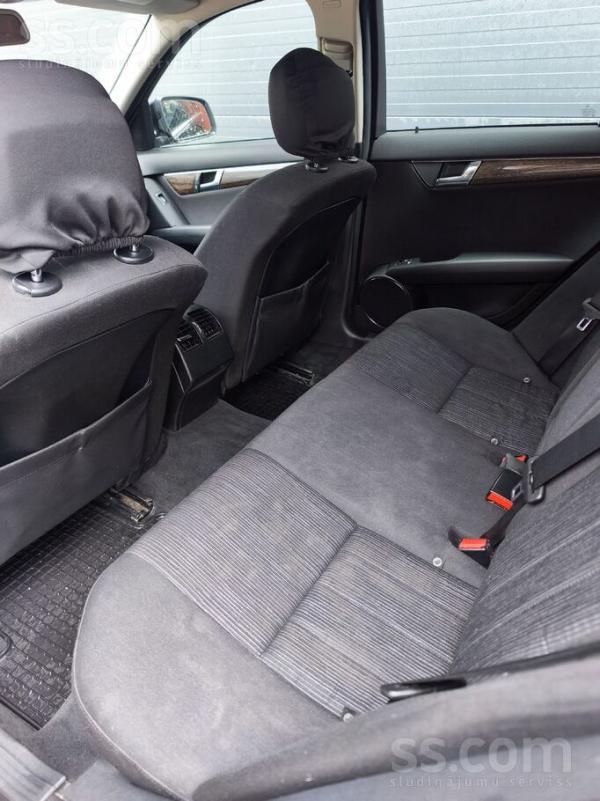 Melns Mercedes-Benz c-220 2007 Rīga, ar dzinēja tilpumu 2.20 L un nobraukumu 341 tūkst. km par 3150 €, foto 9 vietnē AUTOMOTO.COM.LV
