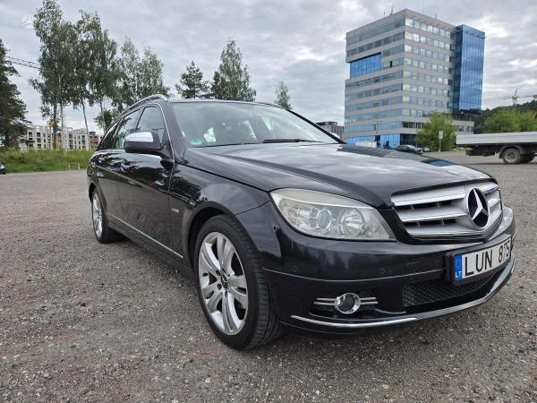Melns Mercedes-Benz c-220 2007 Viļņa, ar dzinēja tilpumu 2.20 L un nobraukumu 323 tūkst. km par 4600 €, foto 1 vietnē AUTOMOTO.COM.LV