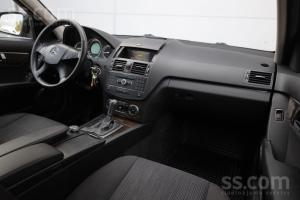Черный Мерседес Ц 220 2007 в Рига, объемом двигателя 2.20 л и пробегом 343 тыс. км за 2995 €, фото 11 на AUTOMOTO.COM.LV