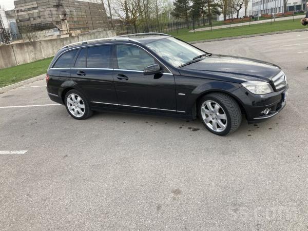 Melns Mercedes-Benz c-220 2008 Liepāja, ar dzinēja tilpumu 2.20 L un nobraukumu 427 tūkst. km par 3000 €, foto 3 vietnē AUTOMOTO.COM.LV