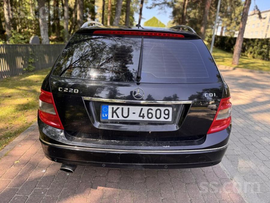 Melns Mercedes-Benz c-220 2008 Rīga, ar dzinēja tilpumu 2.20 L un nobraukumu 390 tūkst. km par 14000 €, foto 4 vietnē AUTOMOTO.COM.LV