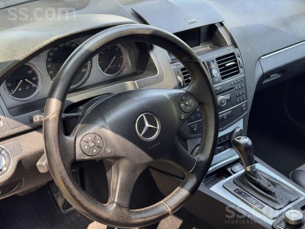 Melns Mercedes-Benz c-220 2008 Rīga, ar dzinēja tilpumu 2.20 L un nobraukumu 390 tūkst. km par 14000 €, foto 8 vietnē AUTOMOTO.COM.LV