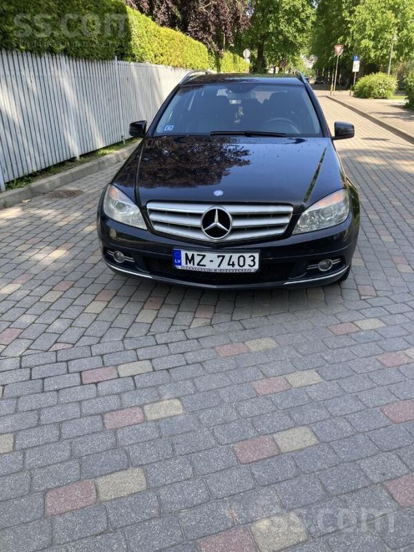 Black Mercedes-Benz c-220 2008 in Liepaja, with an engine capacity of 2.20 L and mileage of 427 thousand km for 3000 €, photo 2 on AUTOMOTO.COM.LV