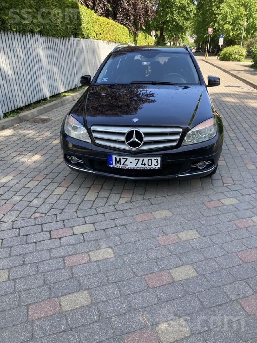 Black Mercedes-Benz c-220 2008 in Liepaja, with an engine capacity of 2.20 L and mileage of 427 thousand km for 3000 €, photo 2 on AUTOMOTO.COM.LV