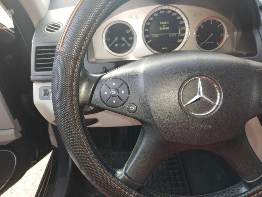 Melns Mercedes-Benz c-220 2008 Kauņa, ar dzinēja tilpumu 2.15 L un nobraukumu 338 tūkst. km par 4300 €, foto 8 vietnē AUTOMOTO.COM.LV