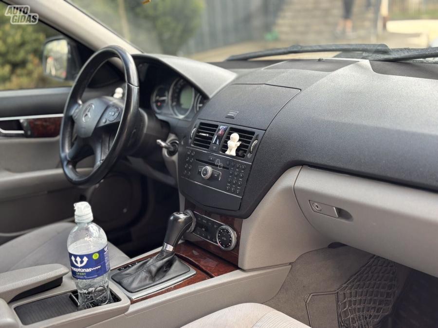 Melns Mercedes-Benz c-220 2008 Kauņa, ar dzinēja tilpumu 2.10 L un nobraukumu 600 tūkst. km par 2450 €, foto 16 vietnē AUTOMOTO.COM.LV