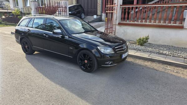 Melns Mercedes-Benz c-220 2008 Panevēža, ar dzinēja tilpumu 2.10 L un nobraukumu 320 tūkst. km par 4800 €, foto 1 vietnē AUTOMOTO.COM.LV
