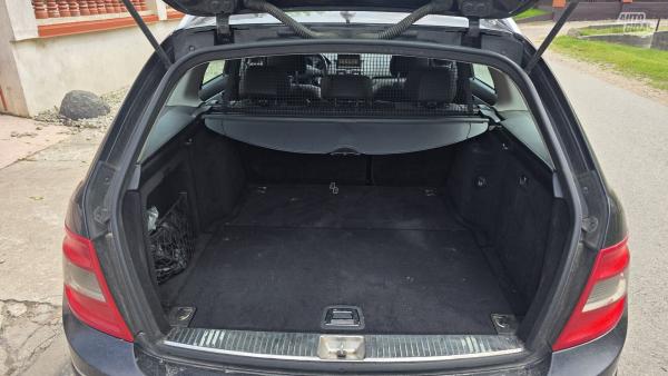 Melns Mercedes-Benz c-220 2008 Panevēža, ar dzinēja tilpumu 2.10 L un nobraukumu 320 tūkst. km par 4800 €, foto 7 vietnē AUTOMOTO.COM.LV
