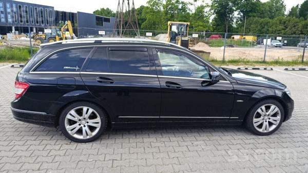 Melns Mercedes-Benz c-220 2008 Liepāja, ar dzinēja tilpumu 2.20 L un nobraukumu 405 tūkst. km par 3990 €, foto 4 vietnē AUTOMOTO.COM.LV