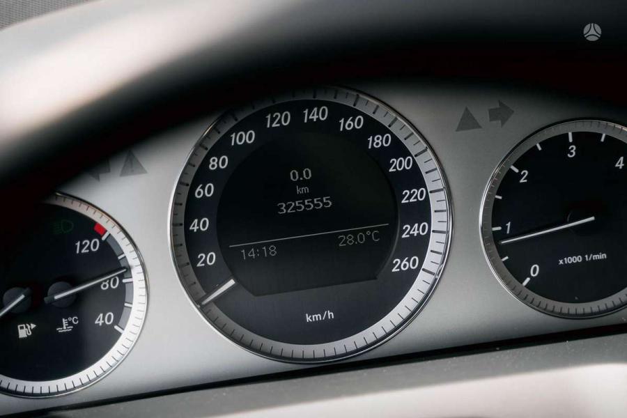 Черный Мерседес Ц 220 2008 в Утена, объемом двигателя 2.15 л и пробегом 326 тыс. км за 3899 €, фото 21 на AUTOMOTO.COM.LV