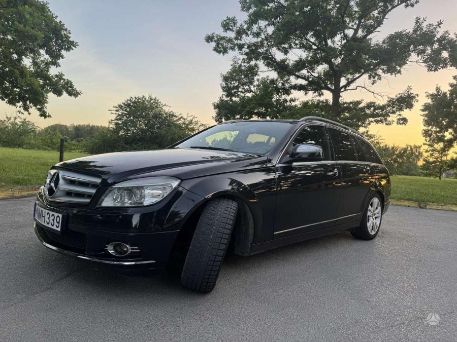 Melns Mercedes-Benz c-220 2008 Panevēža, ar dzinēja tilpumu 0.00 L un nobraukumu 412 tūkst. km par 4750 €, foto 3 vietnē AUTOMOTO.COM.LV