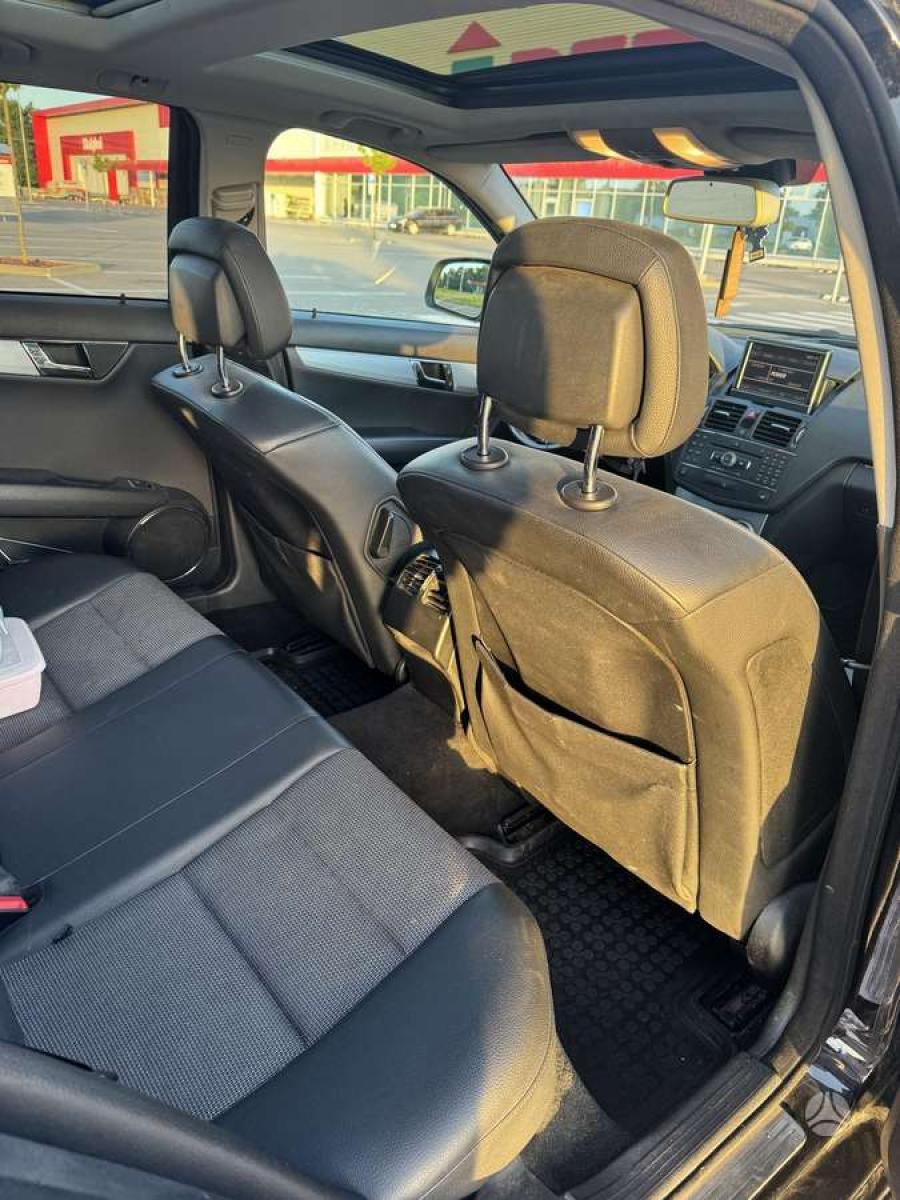Melns Mercedes-Benz c-220 2008 Panevēža, ar dzinēja tilpumu 0.00 L un nobraukumu 412 tūkst. km par 4750 €, foto 9 vietnē AUTOMOTO.COM.LV