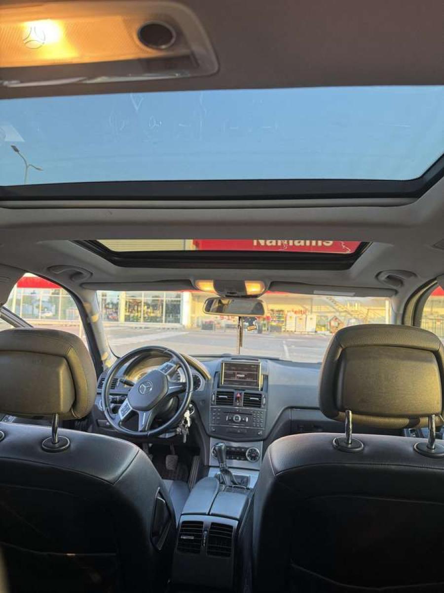 Melns Mercedes-Benz c-220 2008 Panevēža, ar dzinēja tilpumu 0.00 L un nobraukumu 412 tūkst. km par 4750 €, foto 12 vietnē AUTOMOTO.COM.LV